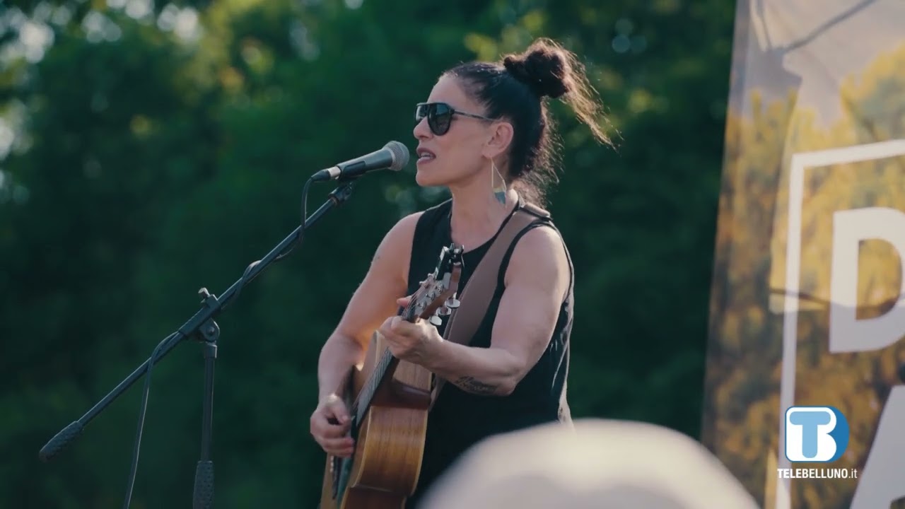 “Dolomiti Arena” apre col botto: oltre mille per Paola Turci – Telebelluno